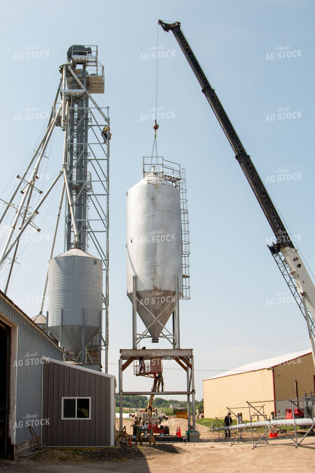 Installing Drive Under Hopper Bin 157090 – Real Ag Stock